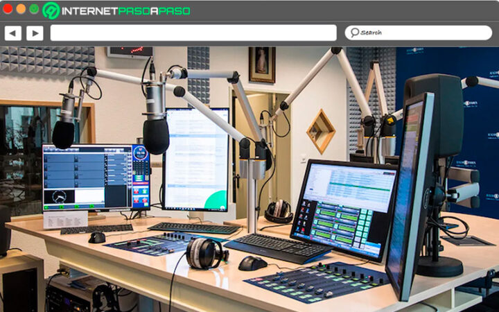 What are the differences between podcasting and conventional radio?